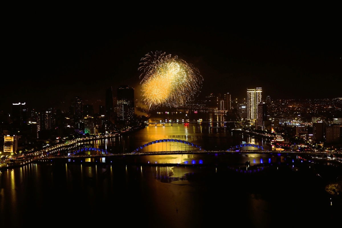 DIFF 2026: Germany, Macau light up Han River sky with spectacular ...