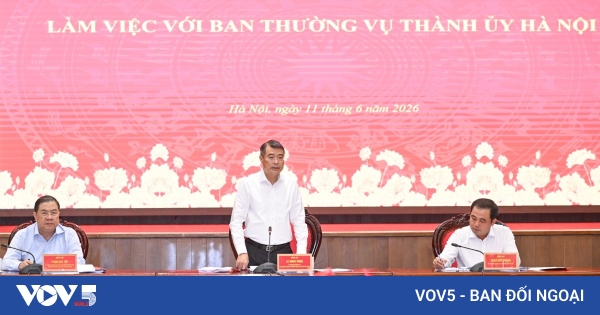 Prime Minister urges Hanoi to target higher growth, become leading ...