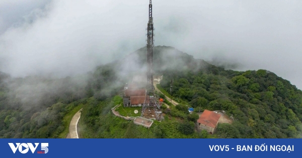 Leuchtturm der Informationen am Himmel von Phia Oac | VOV5.VN