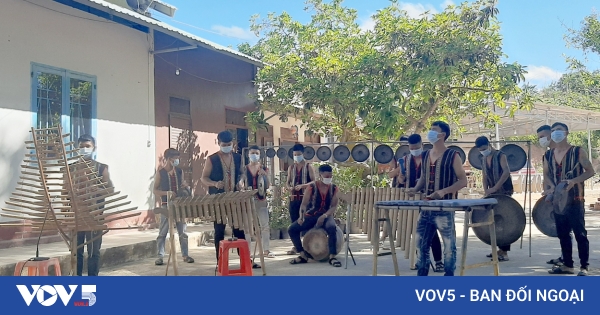 Central Highland band preserves traditional music | VOV5.VN