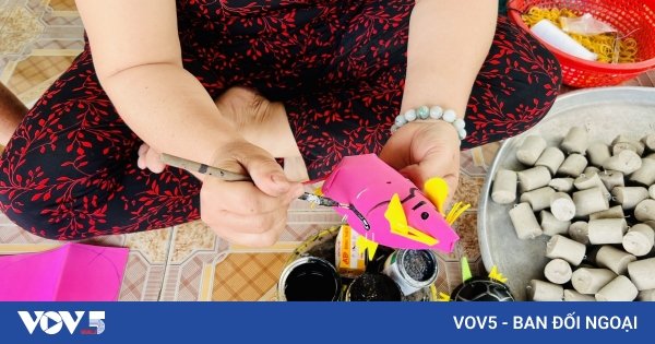 Traditional toys much sought after as Tet arrives | VOV5.VN
