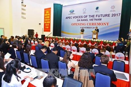 Eröffnung des Forums “Die Stimme der Zukunft für APEC 2017” | VOV5.VN